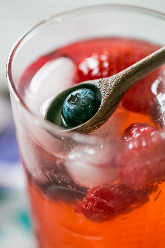 Sparkling Berry Basil Lemonade