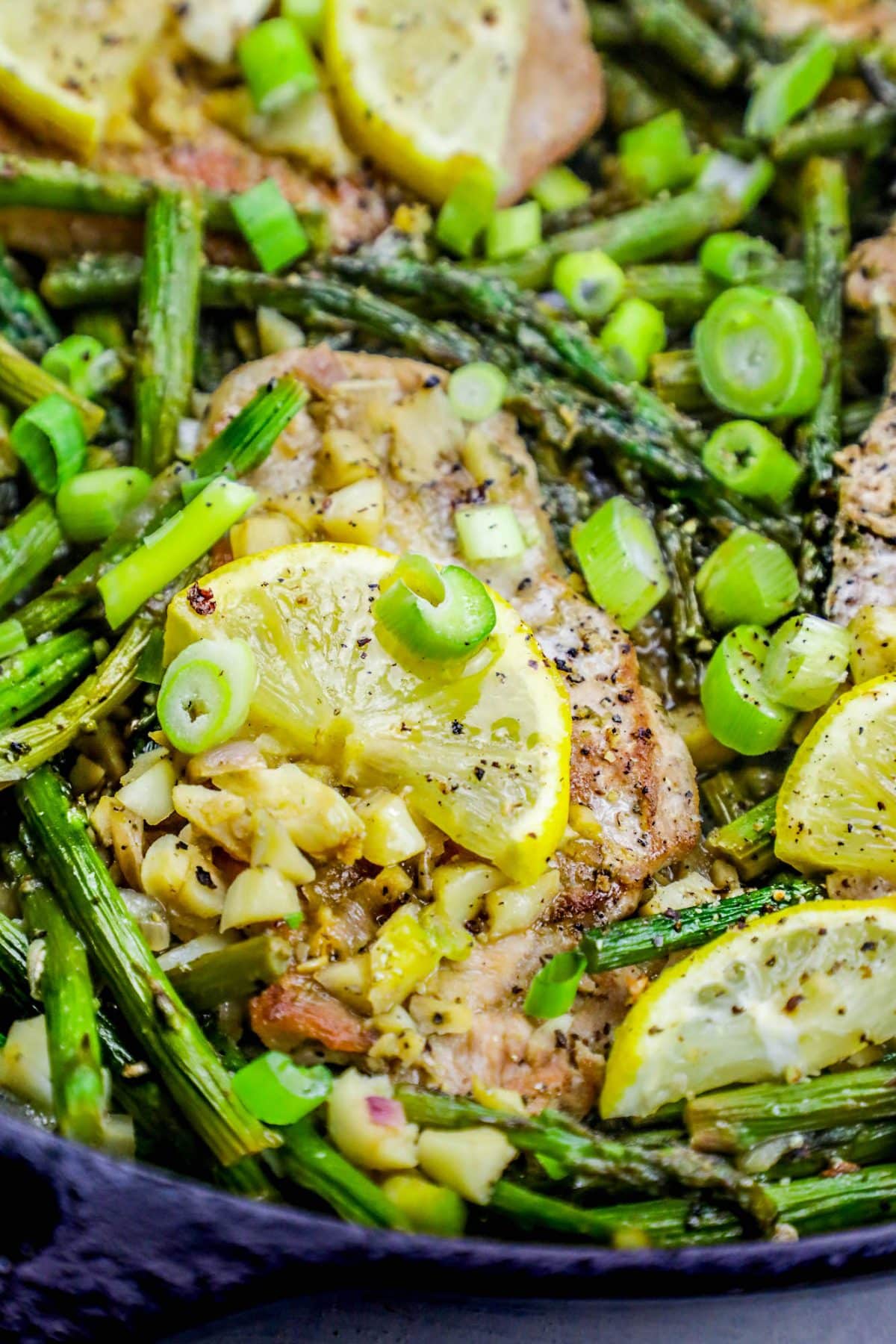 Lemon Garlic Pork Chops and Asparagus