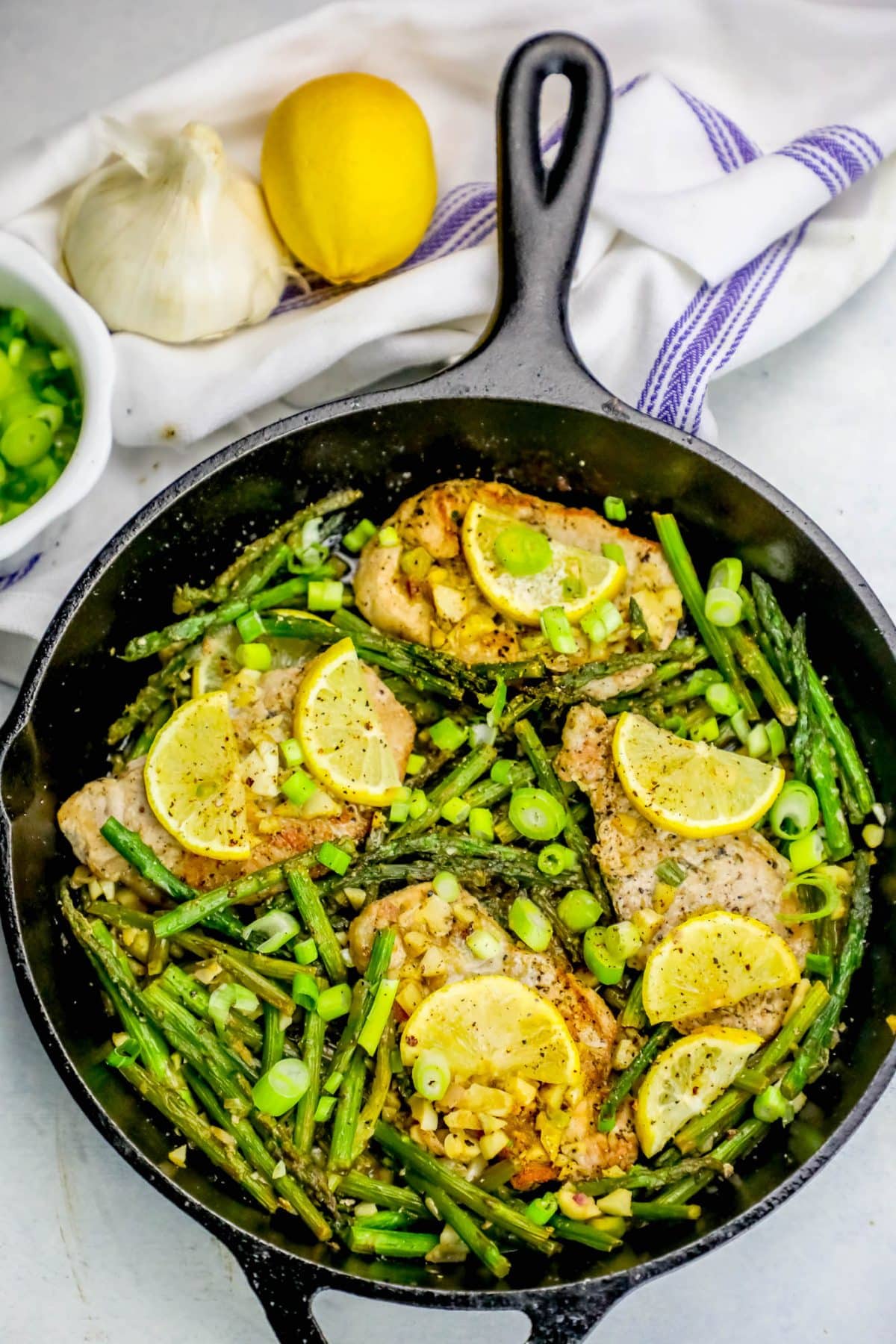 Lemon Garlic Pork Chops and Asparagus