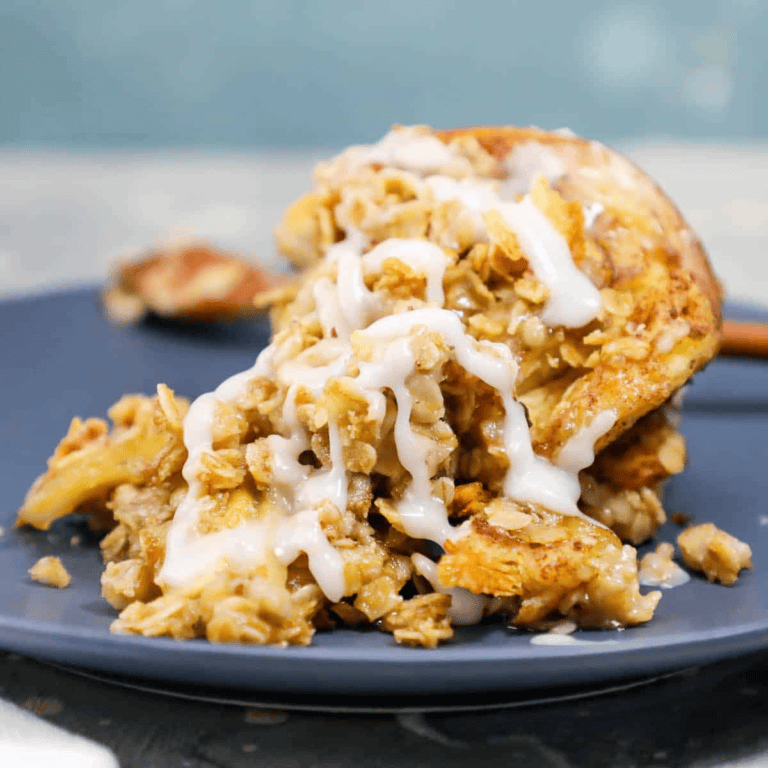 5 Ingredient Easy Baked Cinnamon Roll Apple Crumble