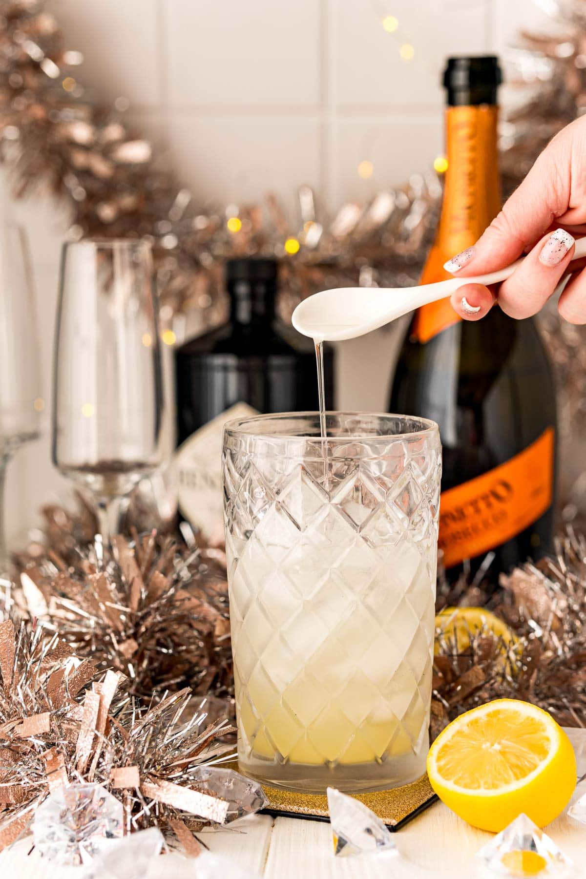 Easy Champagne Fizz Cocktail - Sweet Cs Designs