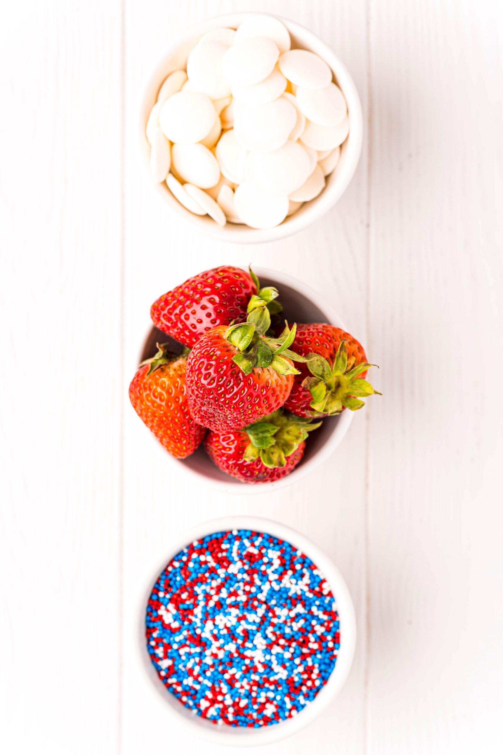 Easy White Chocolate Dipped Strawberries - Sweet Cs Designs