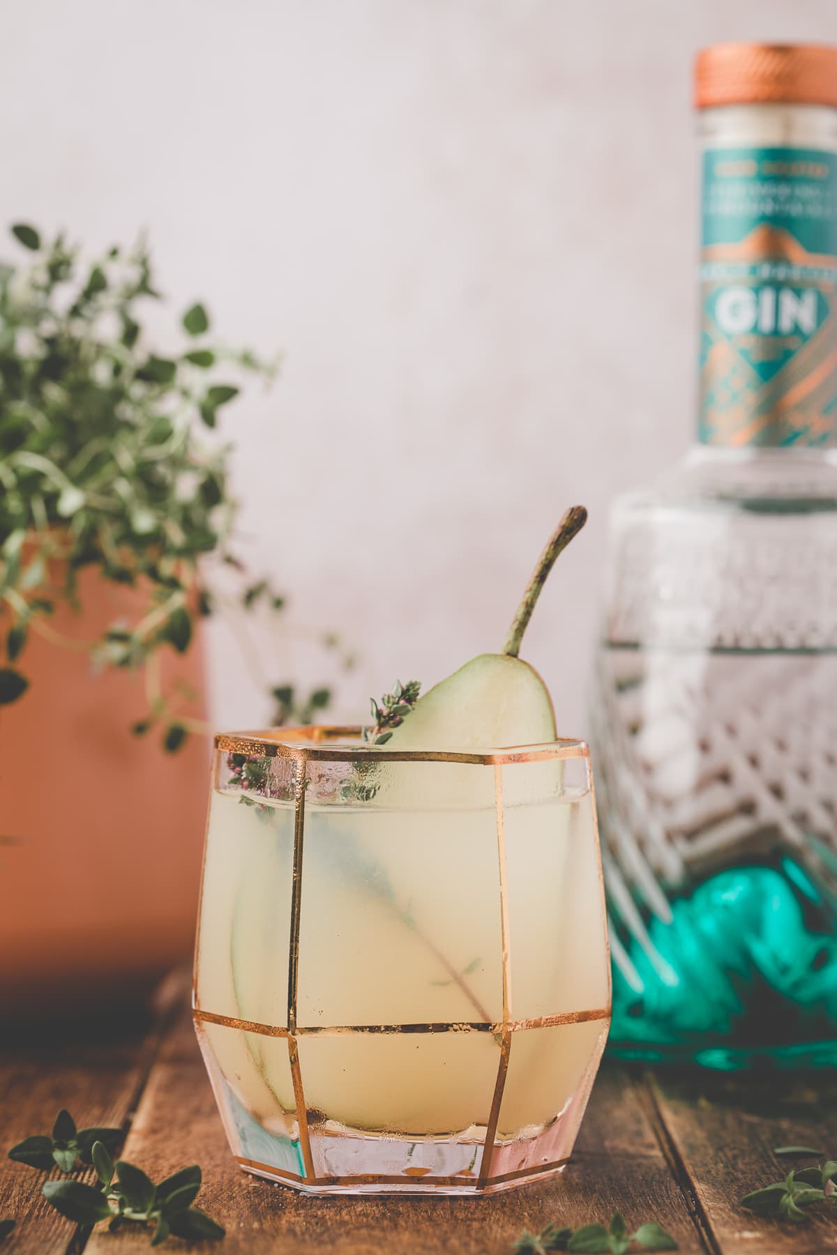 Pear and Gin Fizz Cocktail - Sweet Cs Designs