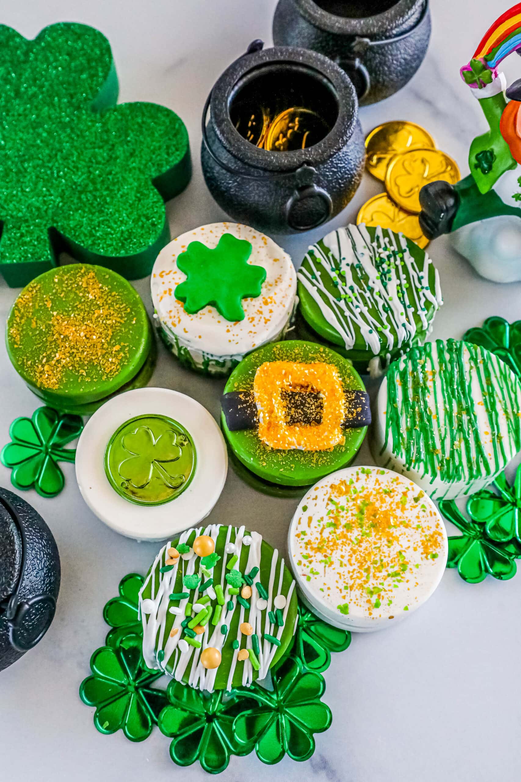 St. Patricks Day Dipped Oreos - Sweet Cs Designs