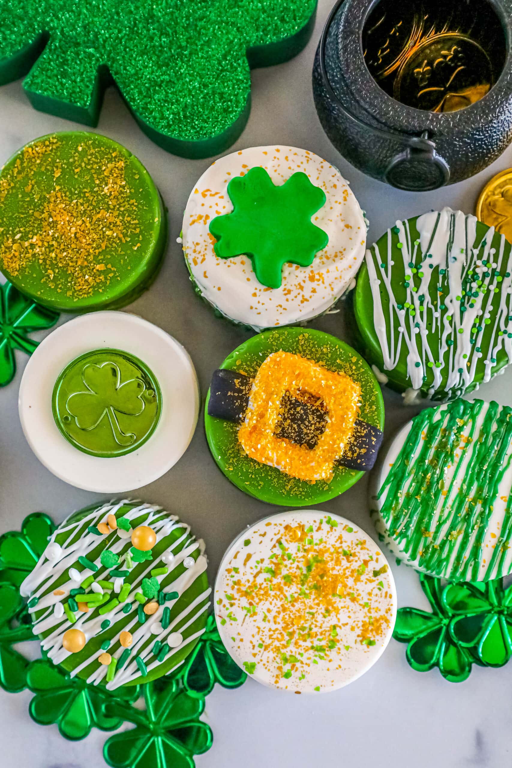 St. Patricks Day Dipped Oreos - Sweet Cs Designs