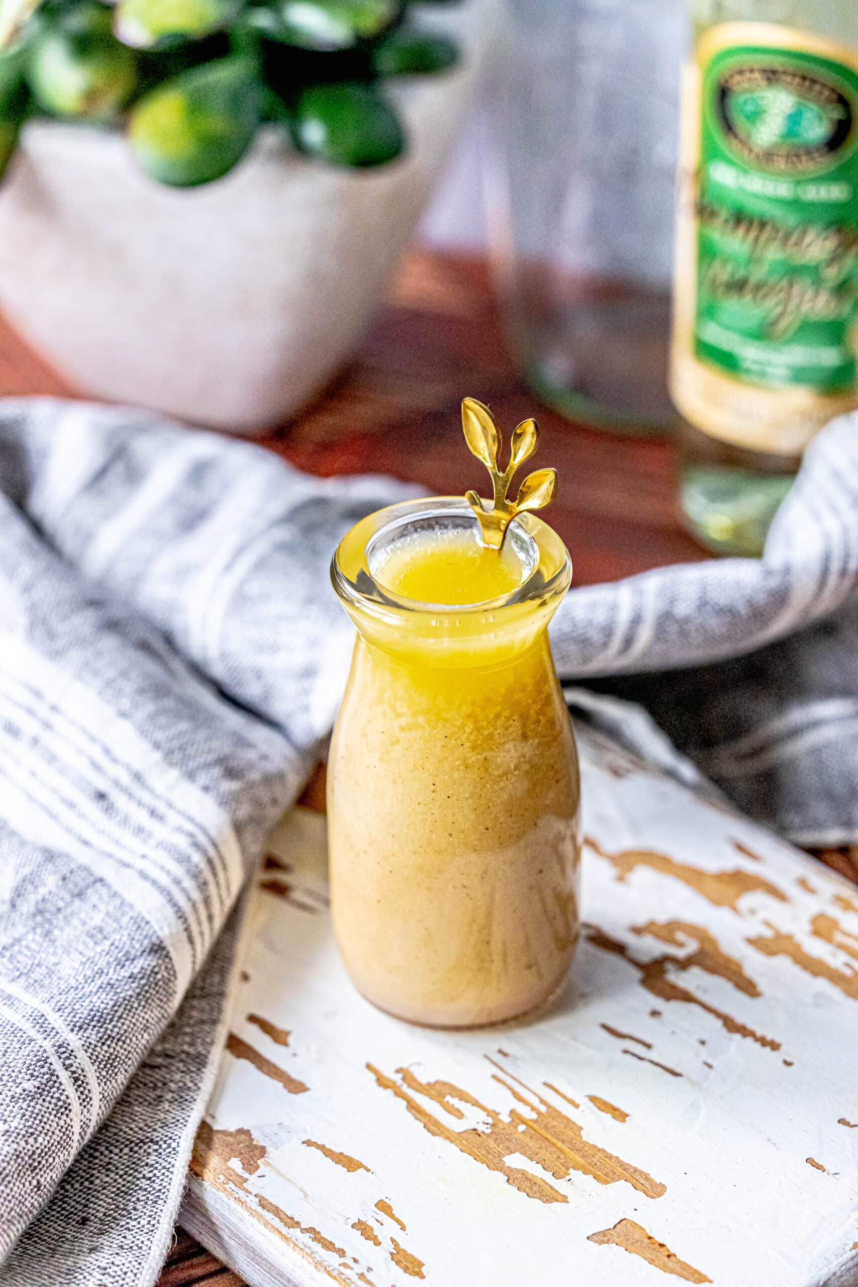Easy Champagne Vinaigrette - Sweet Cs Designs