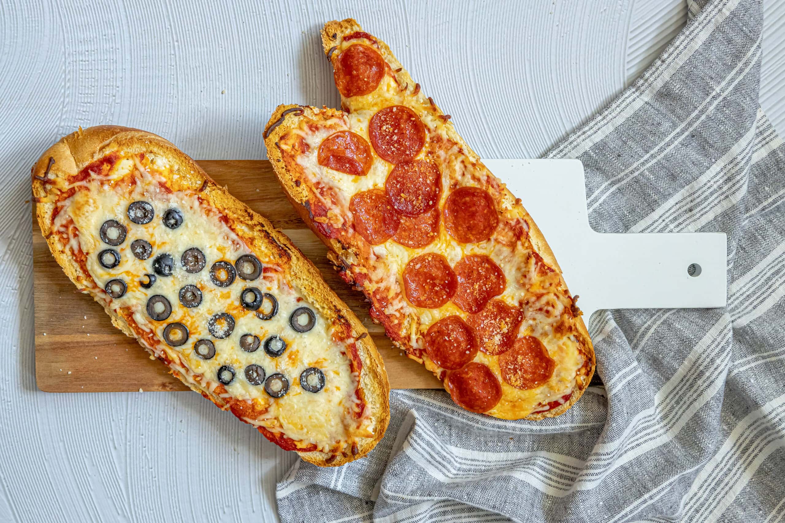 Easy French Bread Pizza - Sweet Cs Designs