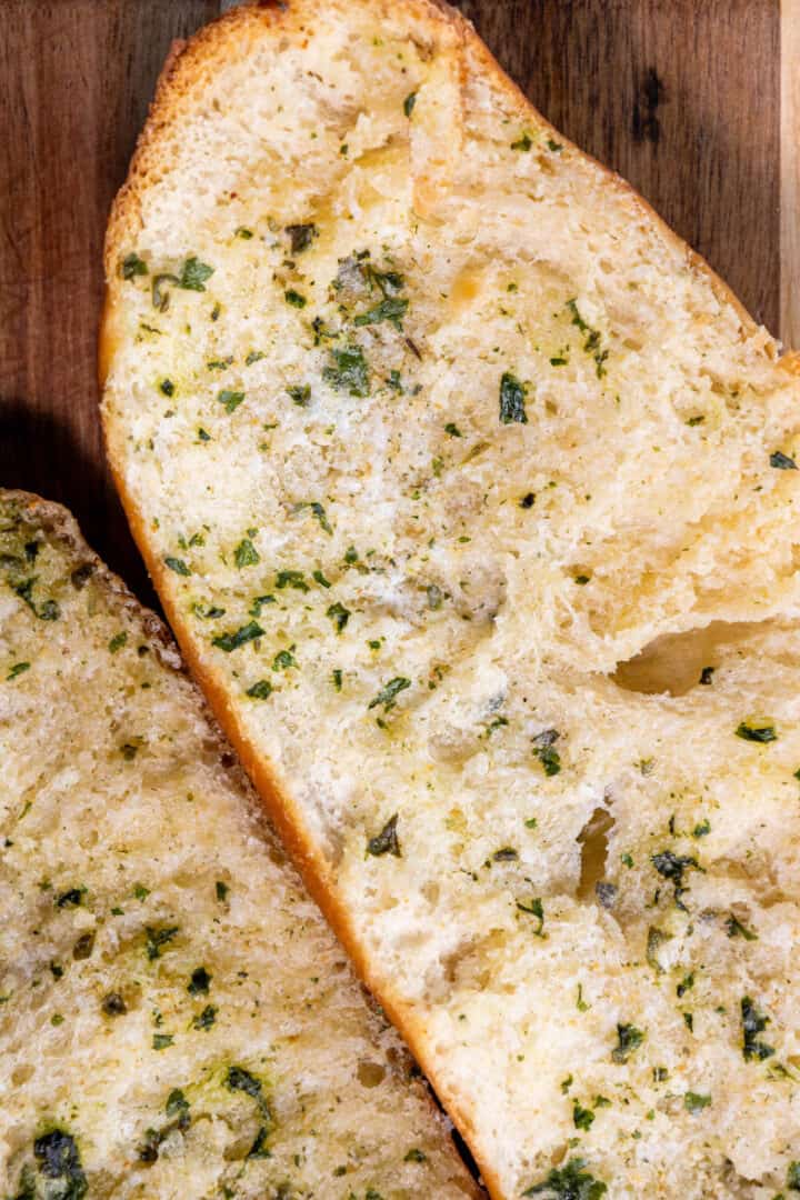 Easy Garlic Bread - Sweet Cs Designs