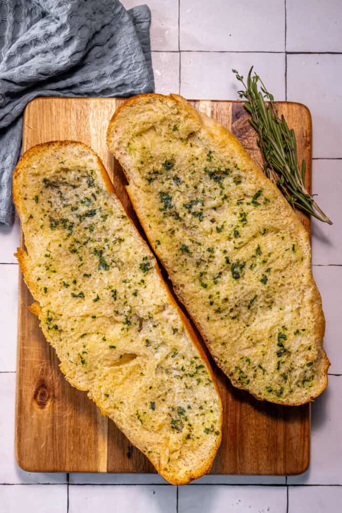 Easy Garlic Bread - Sweet Cs Designs