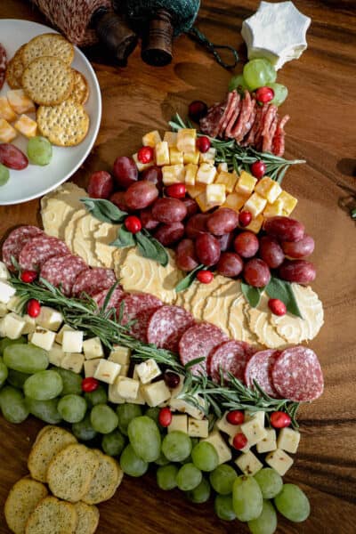 Christmas Cheese Board - Sweet Cs Designs