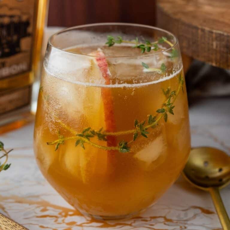 Bourbon Apple Cider Cocktail - Sweet Cs Designs