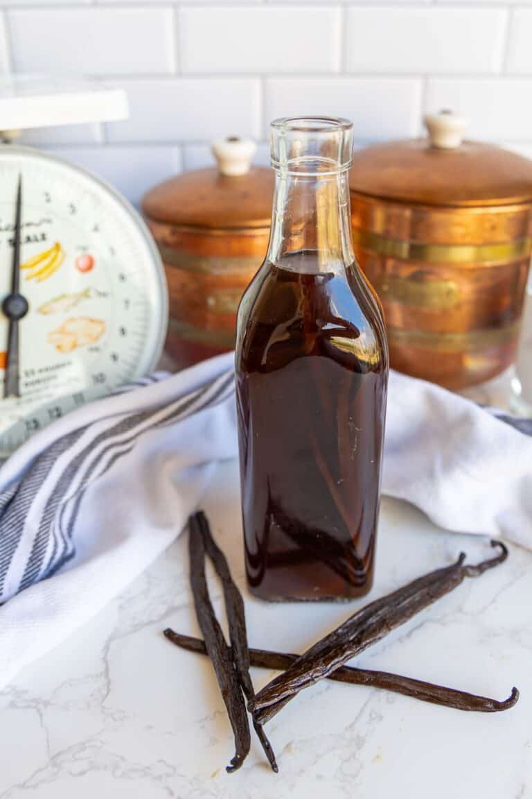 Homemade Vanilla Extract - Sweet Cs Designs